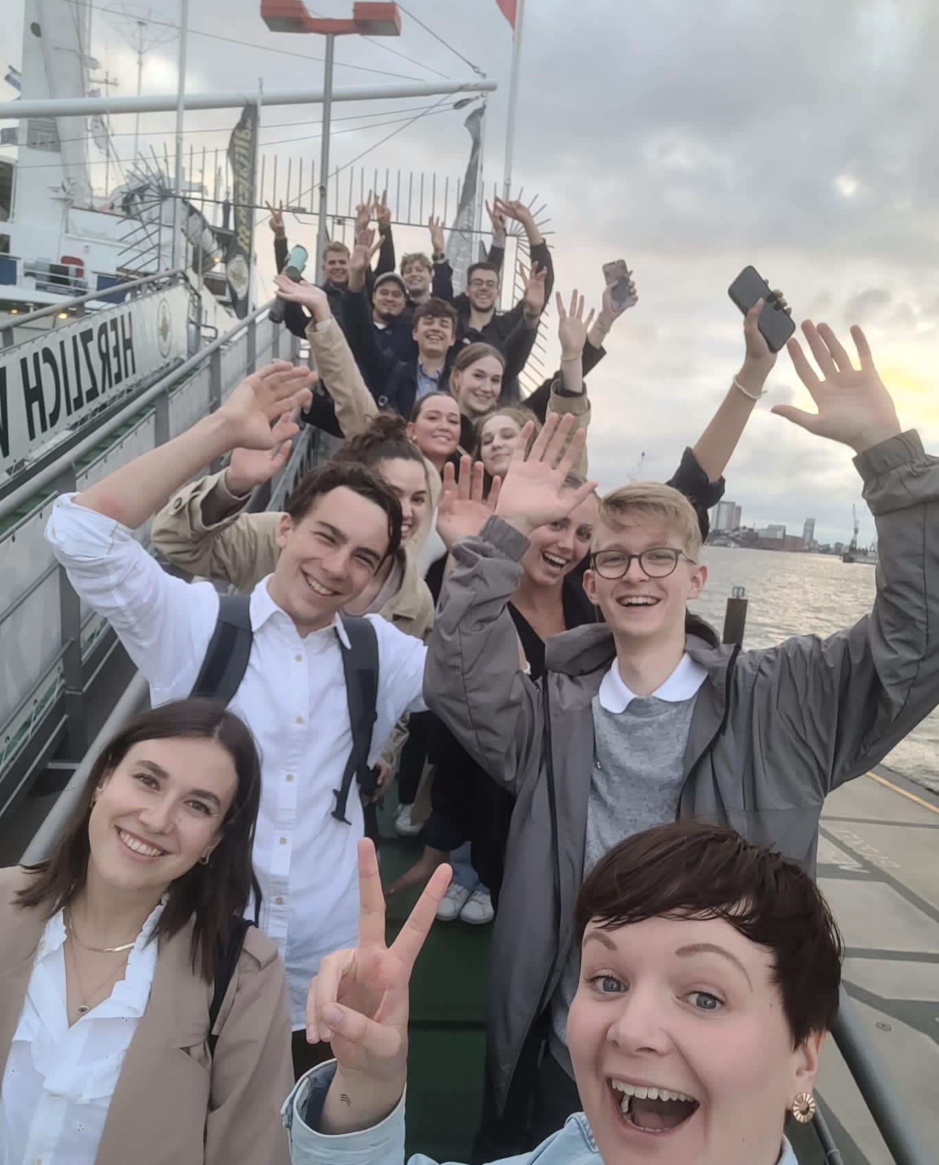 Welcome Azubi & Duali Newbies 2023 - Tchibo